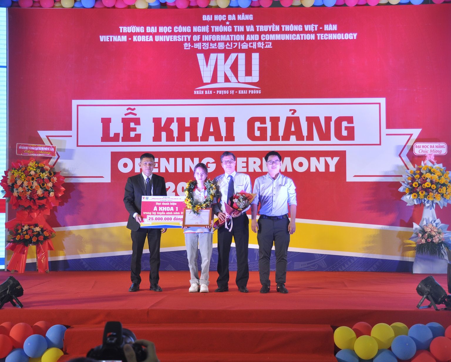 Xây dựng và phát triển VKU trở thành một đại học đẳng cấp, ngôi trường ...