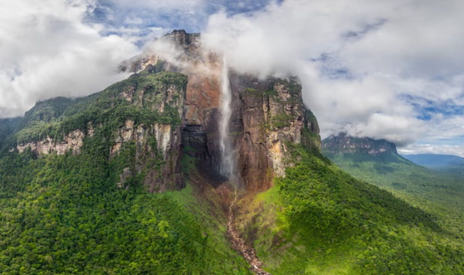 Thác nước Angel đẹp như chốn thiên đường - ASEAN News - Tạp Chí Đông Nam Á